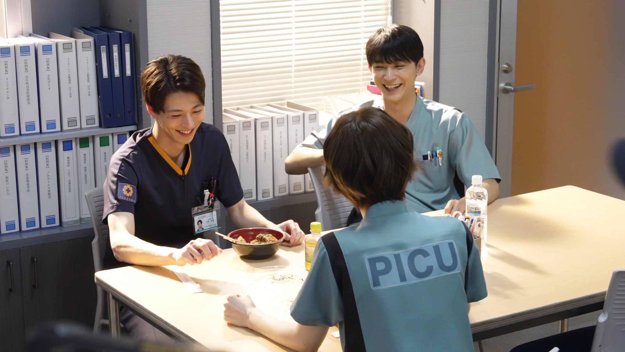 【公式】『PICU 小児集中治療室』フジ月9ドラマ毎週月曜よる9時放送 on Twitter: "#PICU 小児集中治療室 📸第8話オフショット 悠太、恋してる⁉️のシーン🎬 #しこやのまい ...