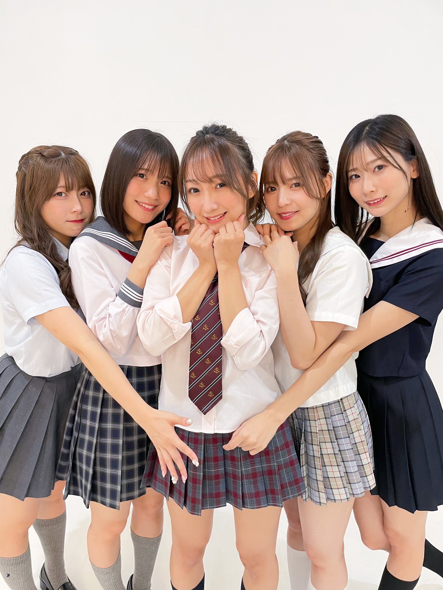 elsy (公式) on Twitter: "／ 🎀掲載情報🎀 \ 2023年1月7日(土)発売 雑誌「 Cream 新年号 」に elsyが掲載されます🎉🦋 https://t.co ...