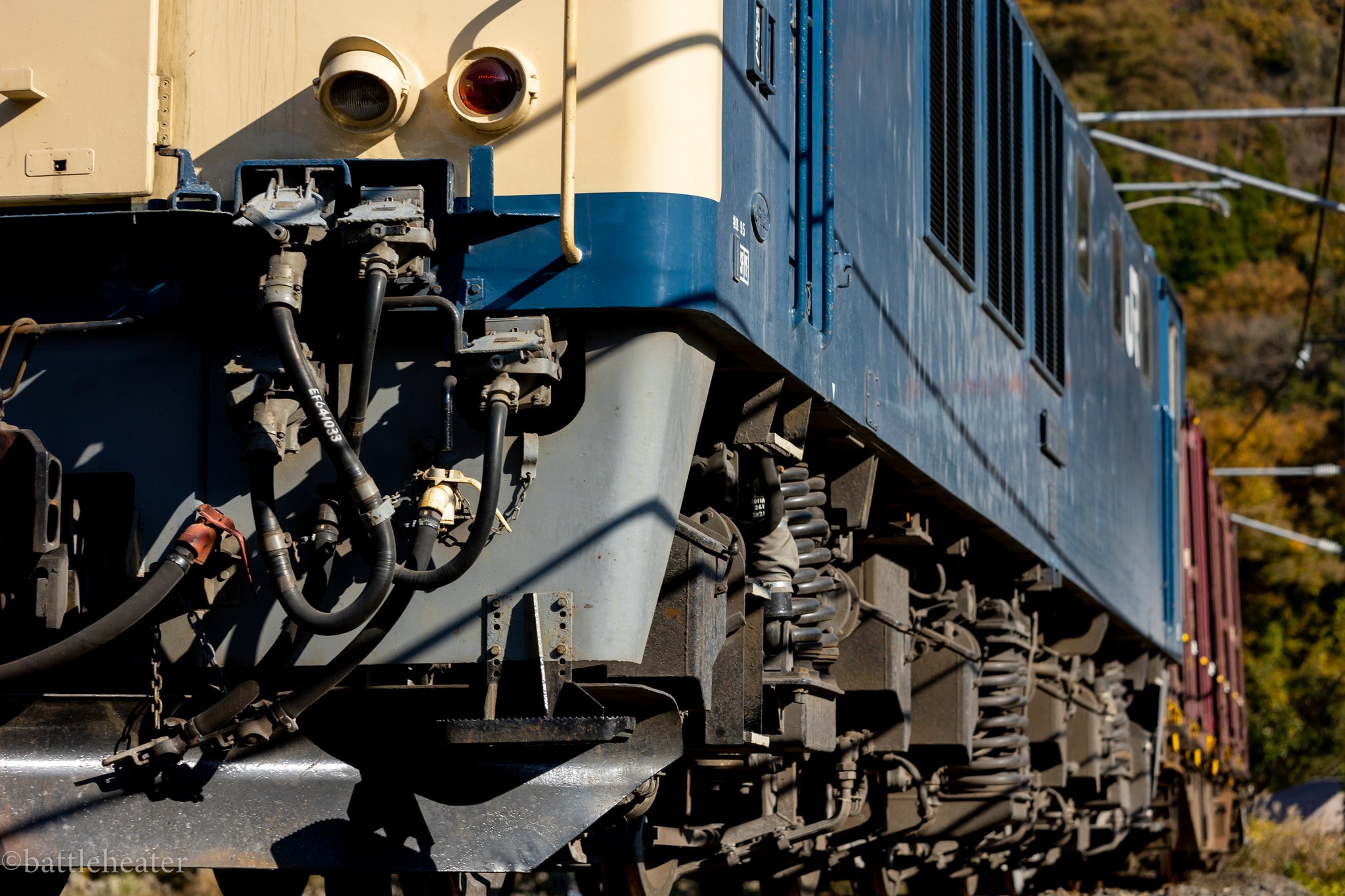 バトルヒーター(鉄道垢) on Twitter: "思わず見惚れる、山男ロクヨンセンの重厚な足回り #EF64 https://t.co/An90fJtm9n" / Twitter