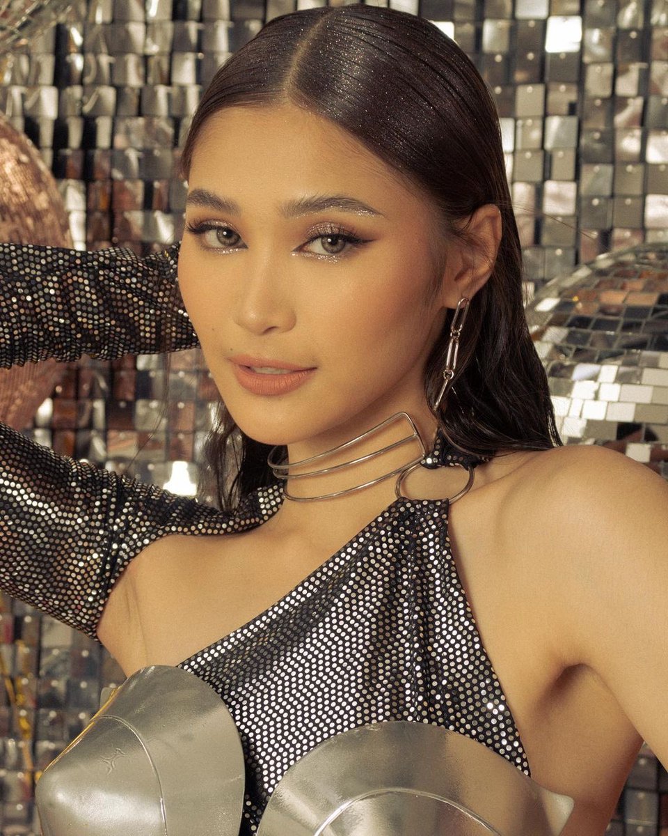 BLOOM PHILIPPINES on Twitter: "RT @BiniJhoannaOFC: [11.29.22] BINI ...