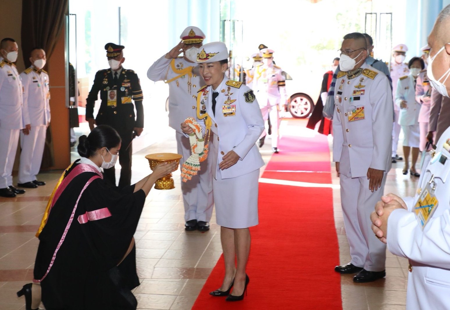 Royal World Thailand 🇹🇭 on Twitter: "🇹🇭 #เจ้าฟ้าพัชรกิติยาภา เสด็จแทนพระองค์ ไปในการพระราชทาน ...