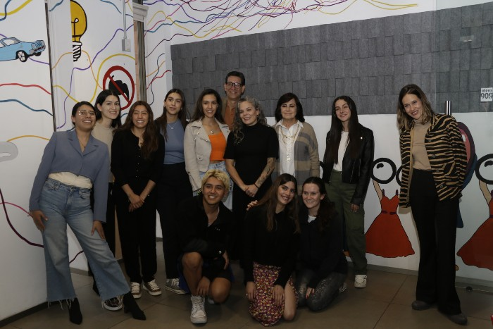 IBERO CDMX on Twitter: "La personalidad de Radio IBERO 90.9, también en sus muros https://bityl ...