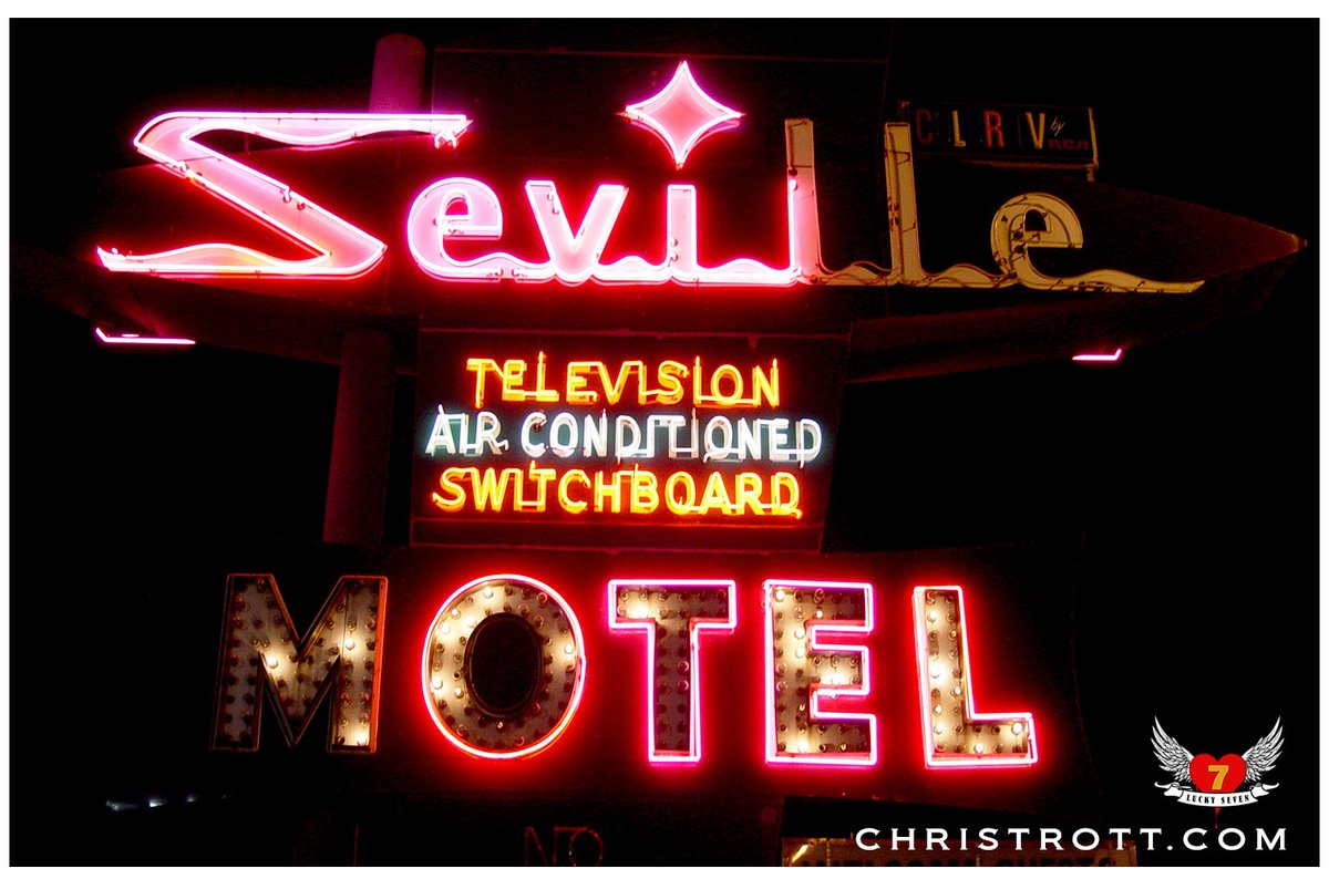 Christopher Gerhard Trott🌊 on Twitter: "Seville Motel along Stony Island avenue around 86th ...