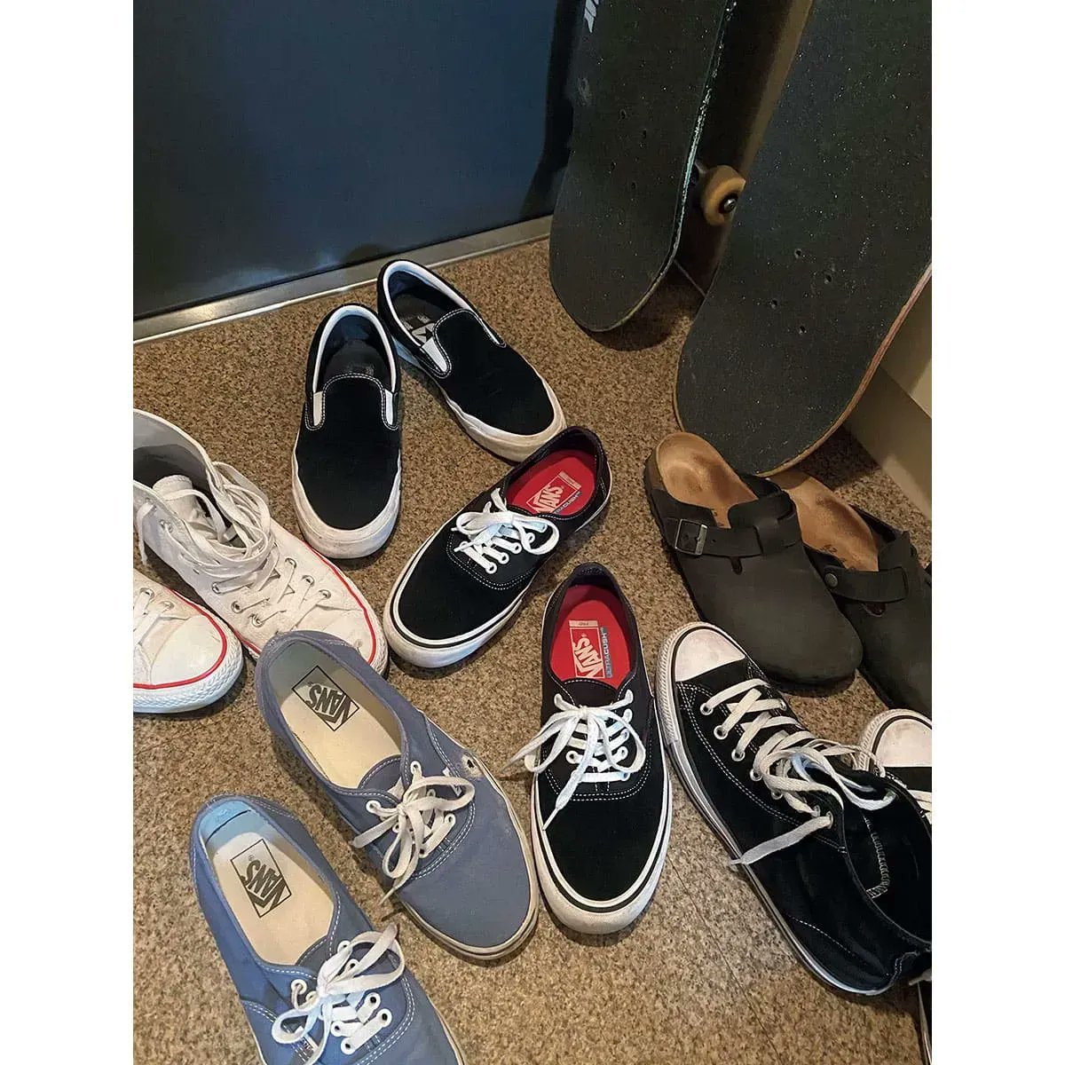 GINZA on Twitter: "洋服好きな男性のワードローブを細かくチェック👀 【モデル、俳優・磯田龍生「今着たいものだけを厳選」｜男のクローゼット探訪 vol.9】 https://t ...