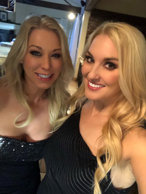 TW Pornstars - Julia Robbie. Fotos y vídeos de Twitter.