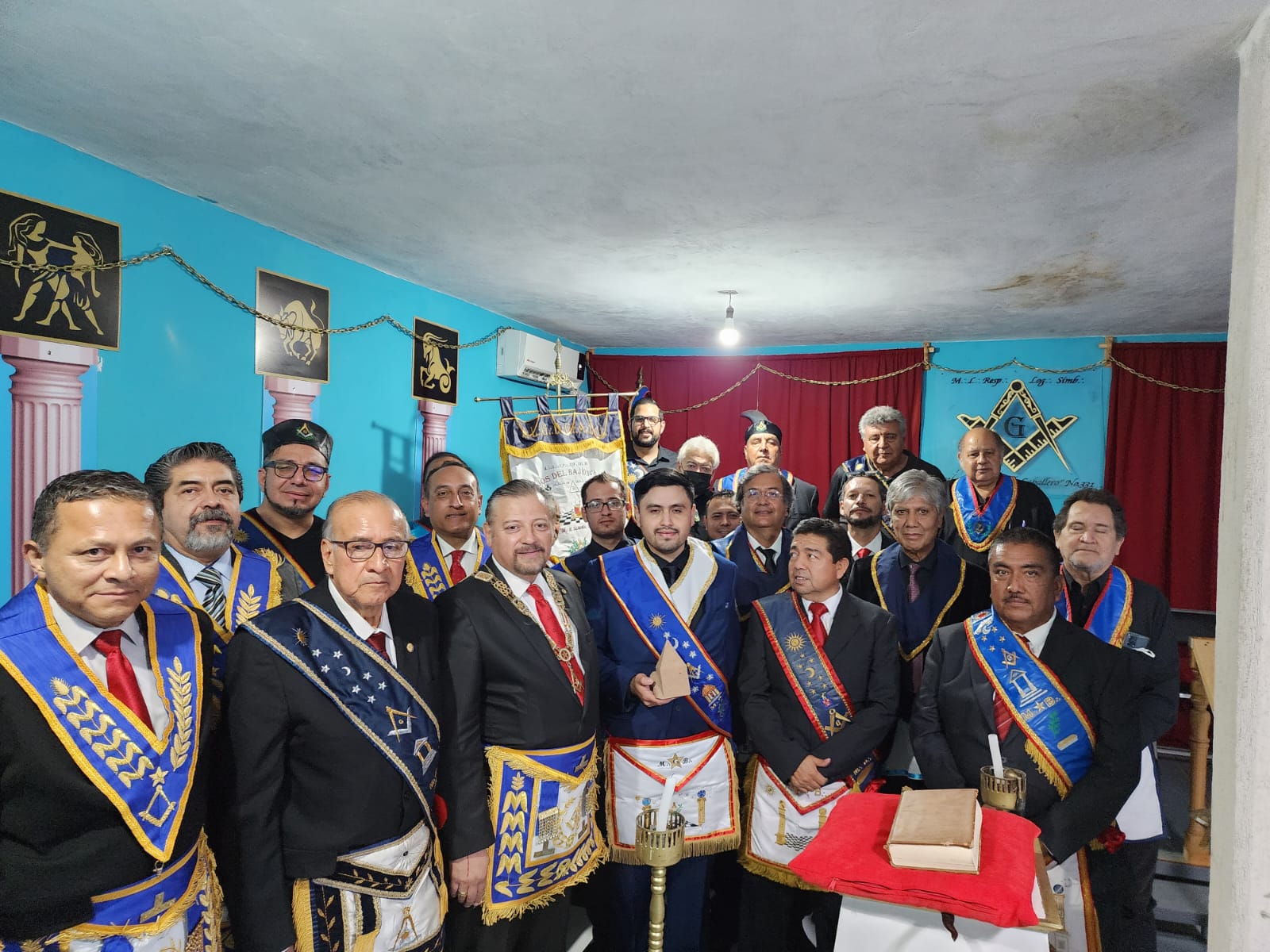 Muy Respetable Gran Logia Valle de Mexico on Twitter: "el Gran Secretario Jesús Ángel González ...