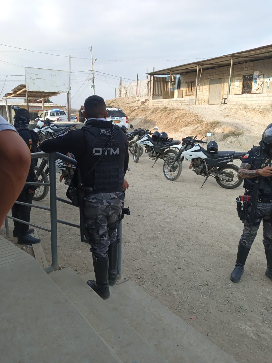 kat on Twitter: "Hoy el. CS Monte Sinaí fue atacado por 12 antisociales ...