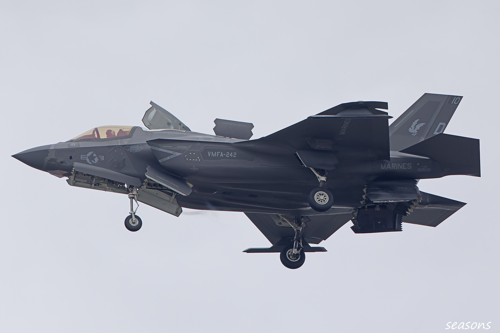 seasons🇺🇦 on Twitter: "2022/11/30 TY DT F35B 4 10.05.07.08 OHかと思ったらストレートインで進入してきたので家から撮れました👌 意外と ...