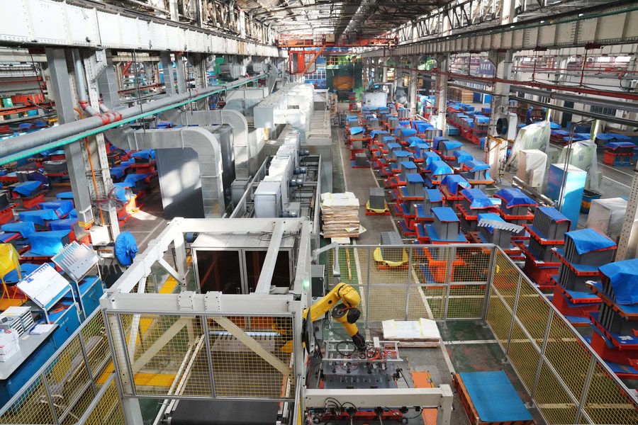 China's factory activity shrinks amid COVID-19 resurgence https://t.co ...