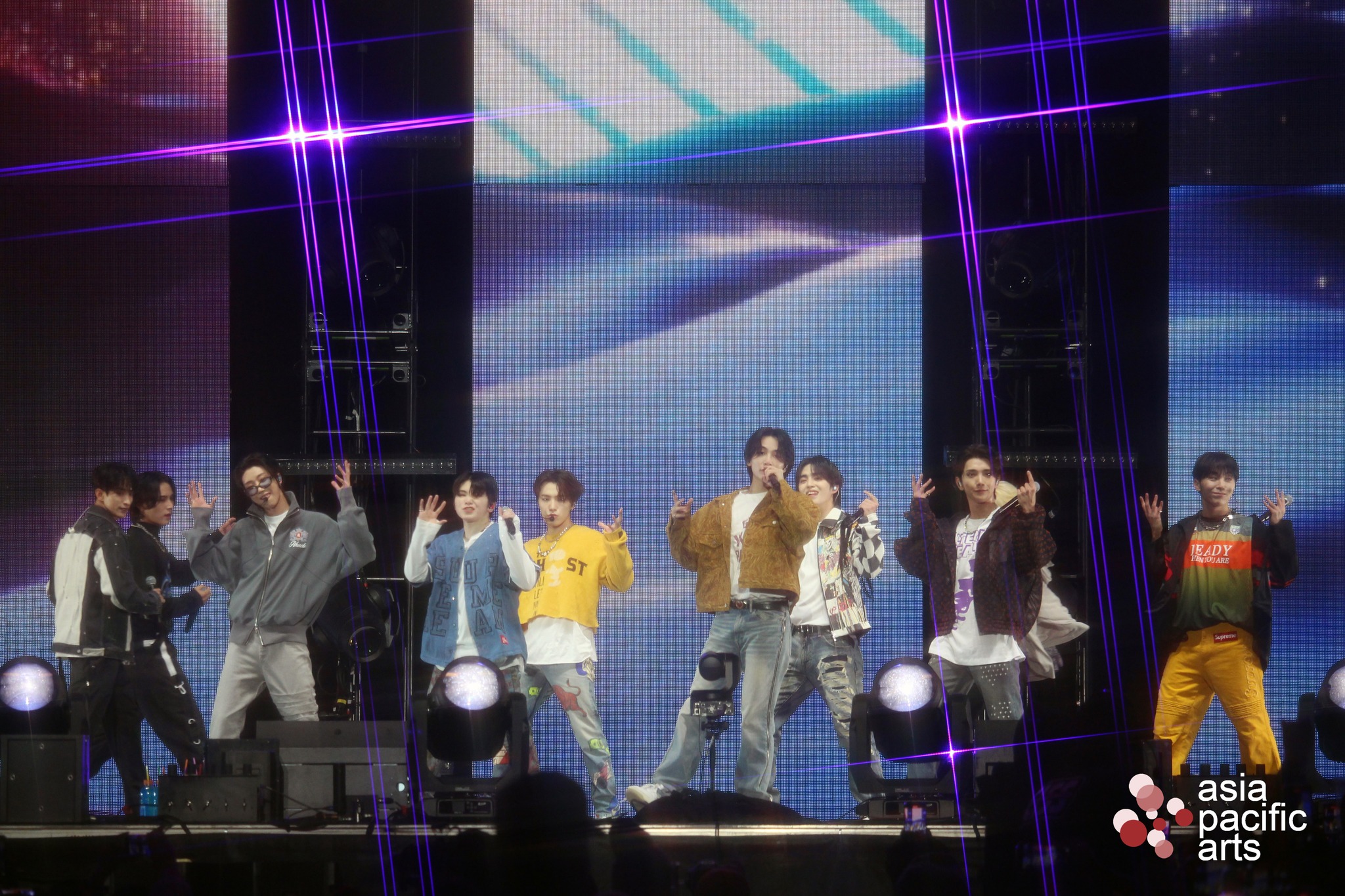 svt contents on Twitter: "[THREAD] SEVENTEEN at LA3C Festival - Day 1 via Asia Pacific Arts ...