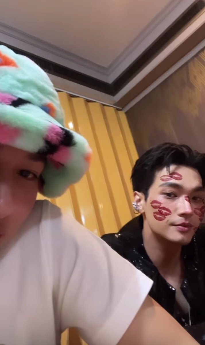 mai 🍳 on Twitter: "reunión de mis papis 🥰🥰"