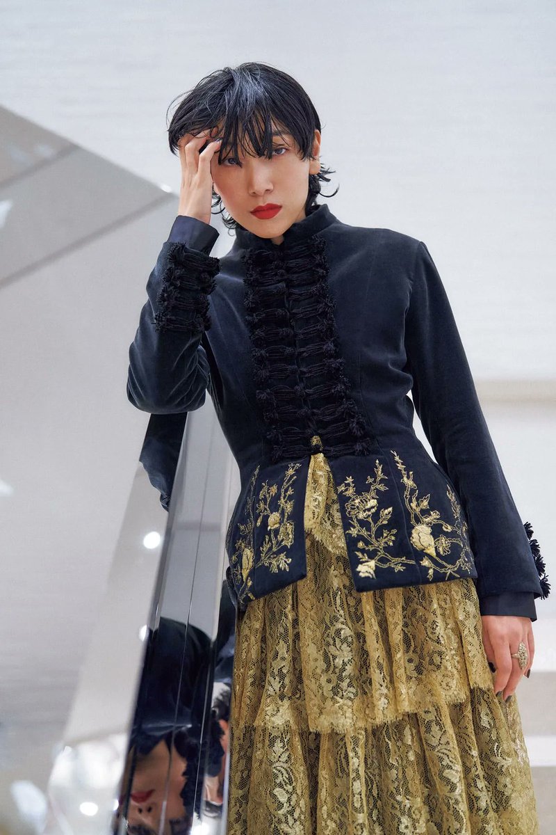 GINZA on Twitter: "女優・安藤サクラが〈ディオール〉 2023年クルーズの最新ルックをまとい、気ままに彷徨う。 https://buff.ly/3AqpUVF #pr"