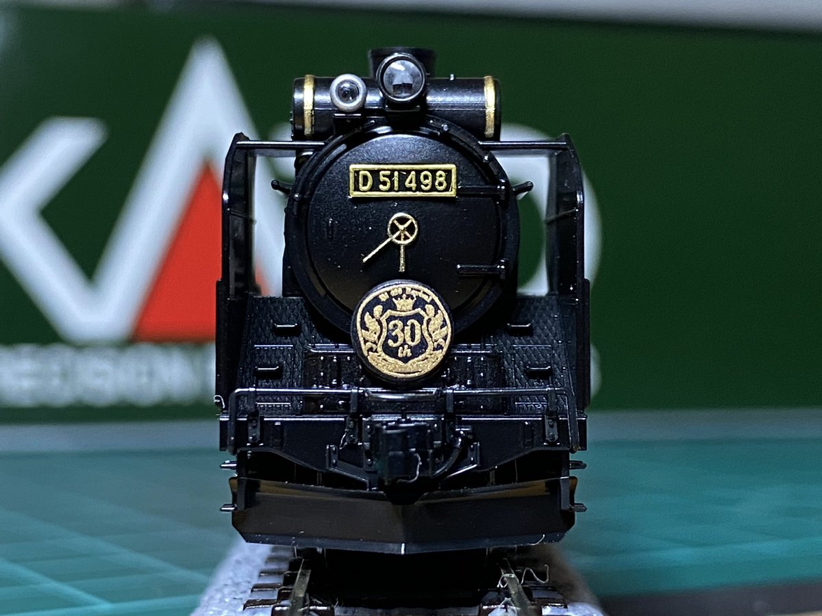 そーぶさん on Twitter: "3 KATO D51498(副灯付) 高崎組としては欠かせない現行デゴイチも今年の品でしたね。 せっかくなので30周年仕様になってもらいました。"