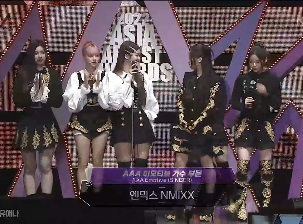 NMIXX Charts on Twitter: "🏆 Congratulations to NMIXX for winning ‘AAA Emotive (Singer)’ at the ...