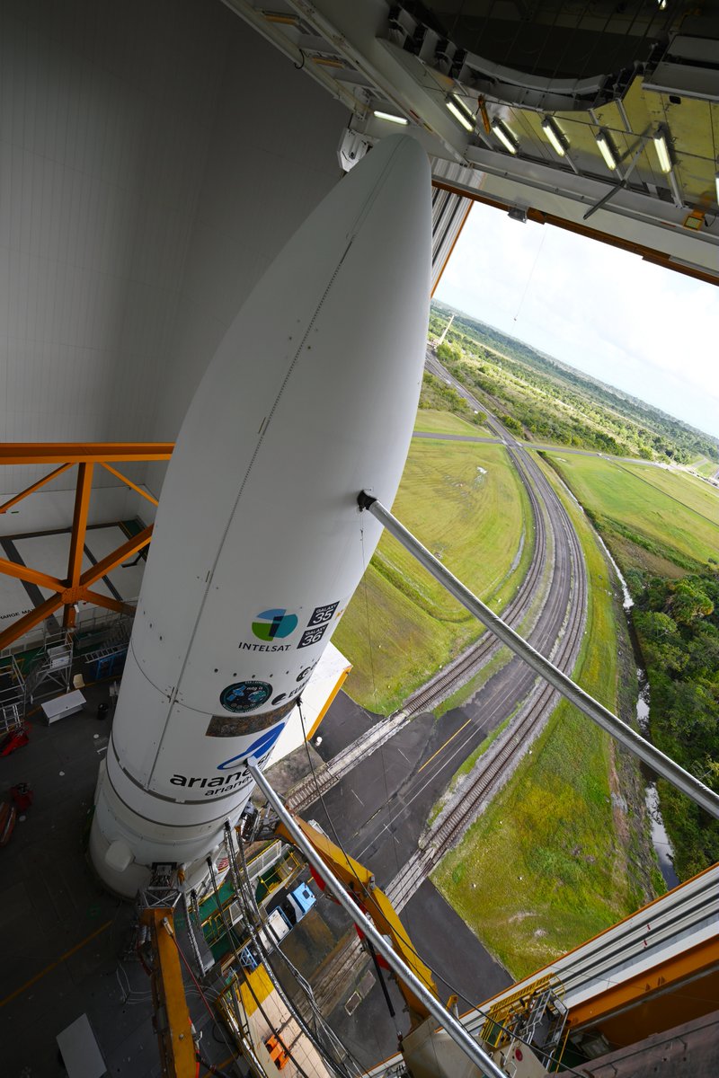 📷 The @Ariane5 #VA259 rocket carrying the first @eumetsat Meteosat ...