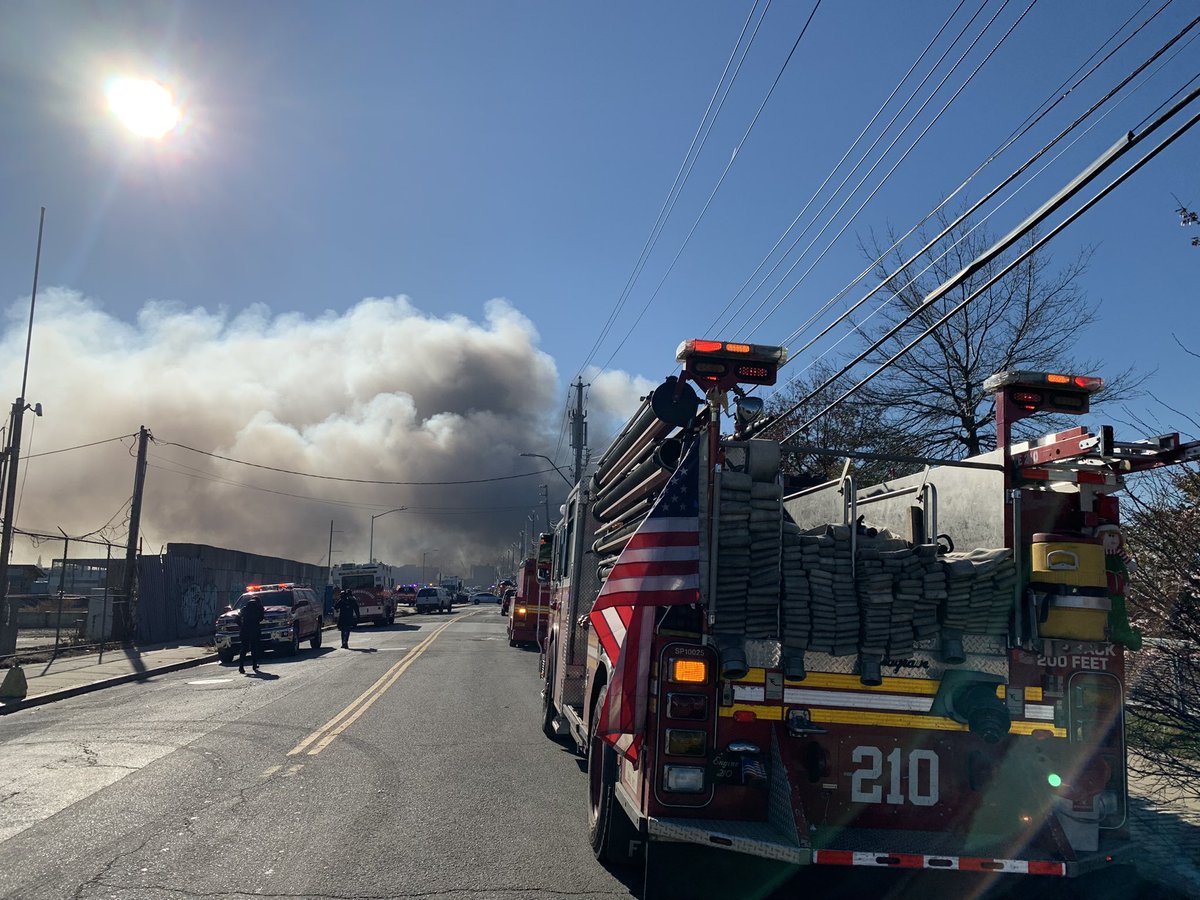 Fdny On Twitter Fdny Members Are Currently Operating At A 3 Alarm