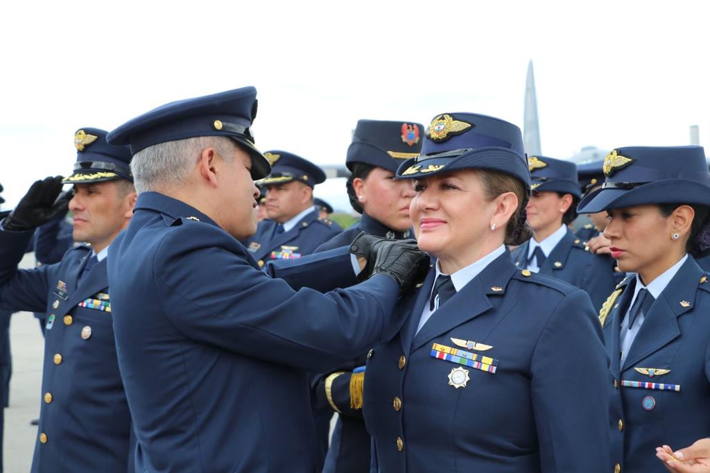 Fuerza Aérea Colombiana on Twitter: "Por su dedicación y entrega al servicio del #Colombia ...