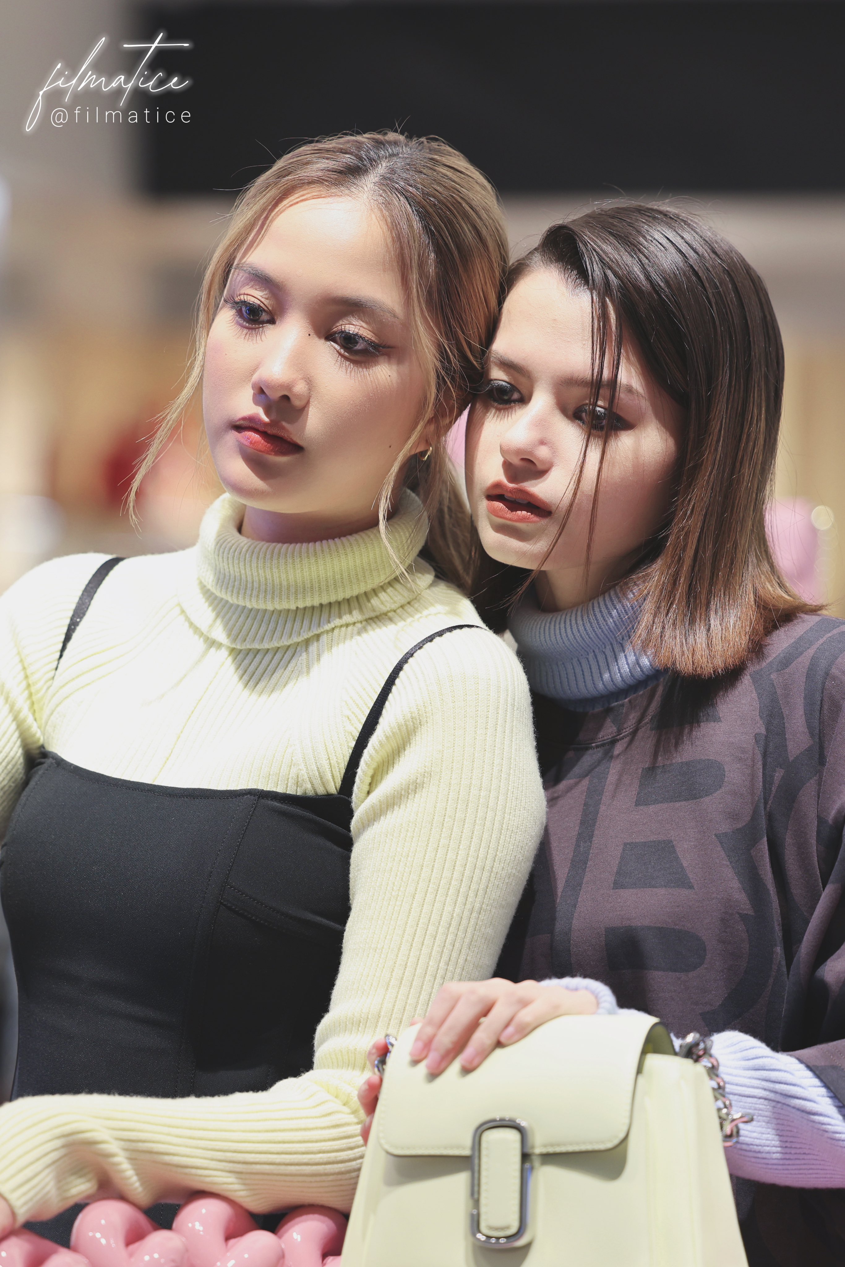 wei | GAP ห้าทุ่มคืนนี้กด 33 หรือทางแอป 3 plus+ on Twitter: "ทำไมนี่นึกถึง wednesday นี่ว่าลุค ...