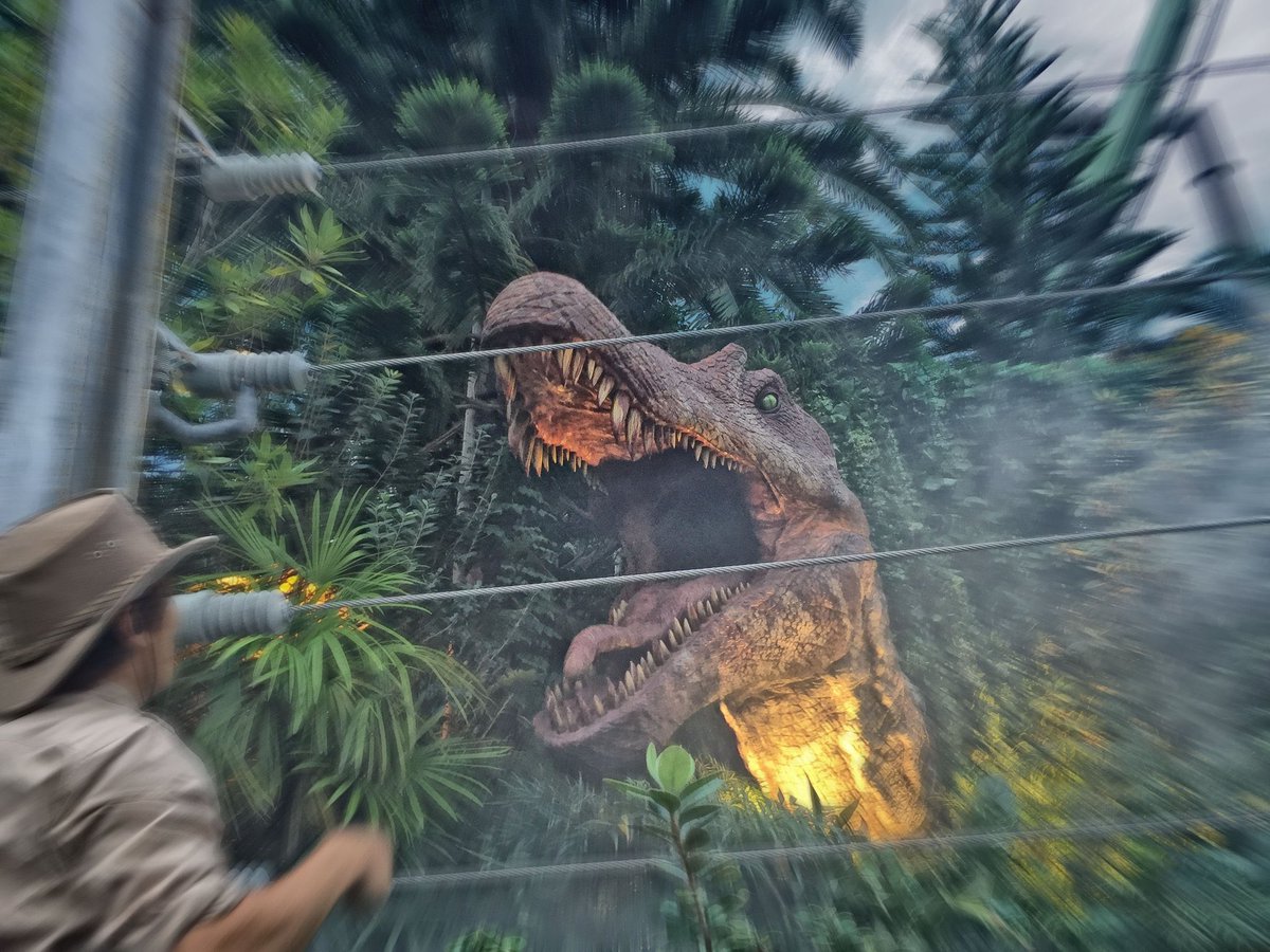 USJ情報局 L.C.A.STUDIOS on Twitter: "ツアーカー復活の歓喜で忘れてた… R.I.P. スピノサウルス 2016.03.18 〜 2017.02.26 感動を ...