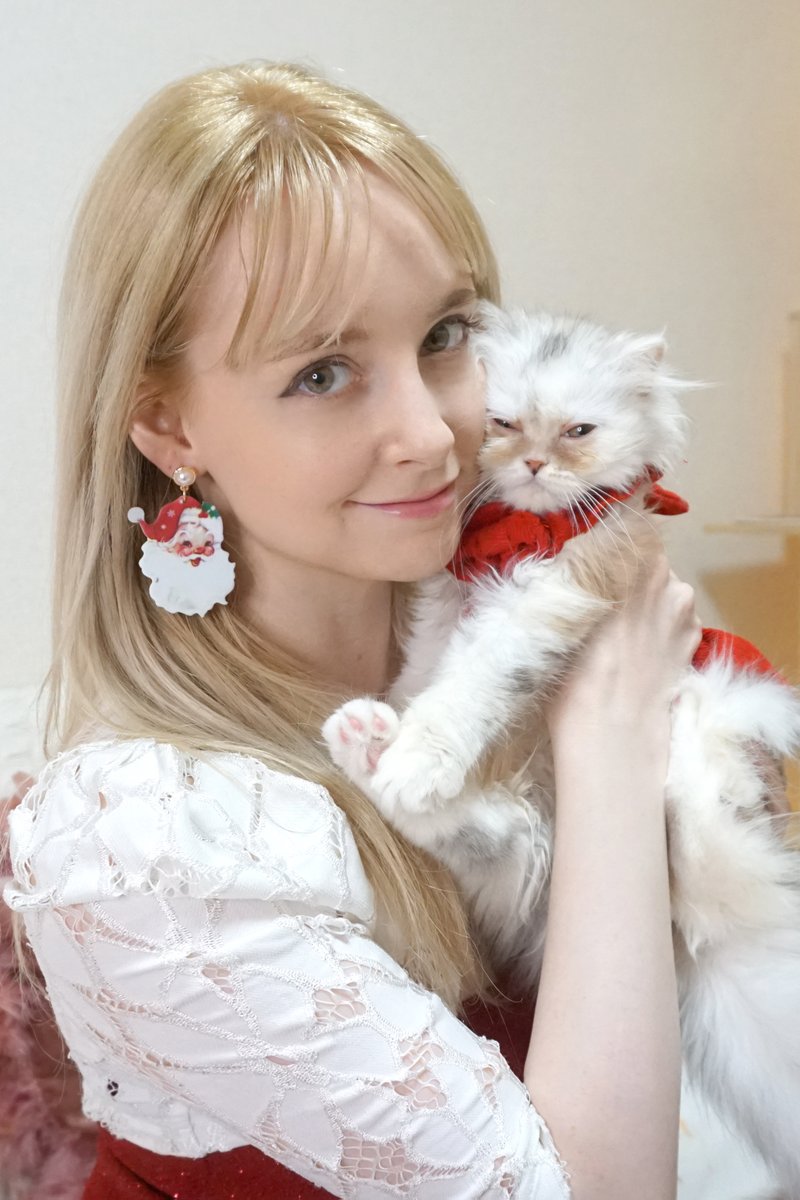 ジェマ・ルイーズ on Twitter: "RT @qj_web: 日本で過ごす孤独で苦難の日々、そばにいてくれた愛猫へ。ジェマ・ルイーズの【“推し”の推し猫#8】 https://qjweb ...