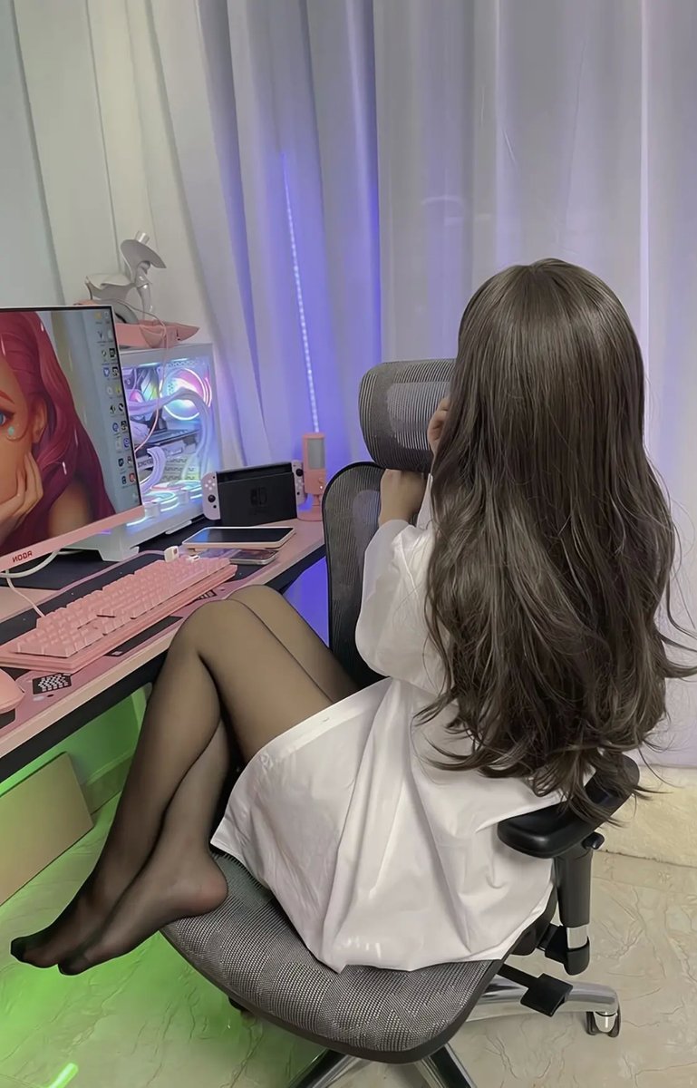 ODkyNjEwNzNAcXEuY29t on Twitter: "无聊的时候你们都会干吗 #微博美女 #微博 #美女 #beauty #girls https://t.me/X2EB4D03AF1"