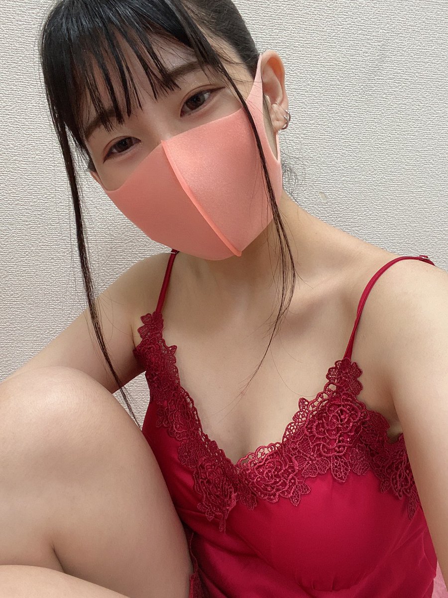 Yui on Twitter: "Do you like Yui in red?💗🥰"