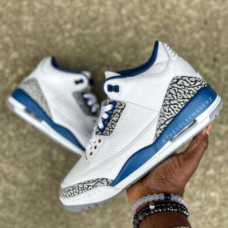 Jordan 3 True Blue 2001