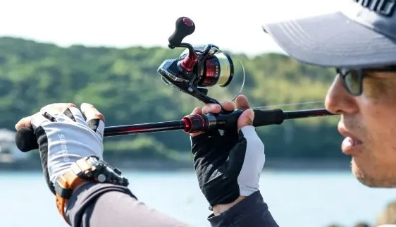 横浜OL委員会★釣り隊長 on Twitter: "シマノ(SHIMANO) 22セフィア BB S86MH(スピニング・2ピース) 354105 シマノ ナスキー C3000HG スピニング ...