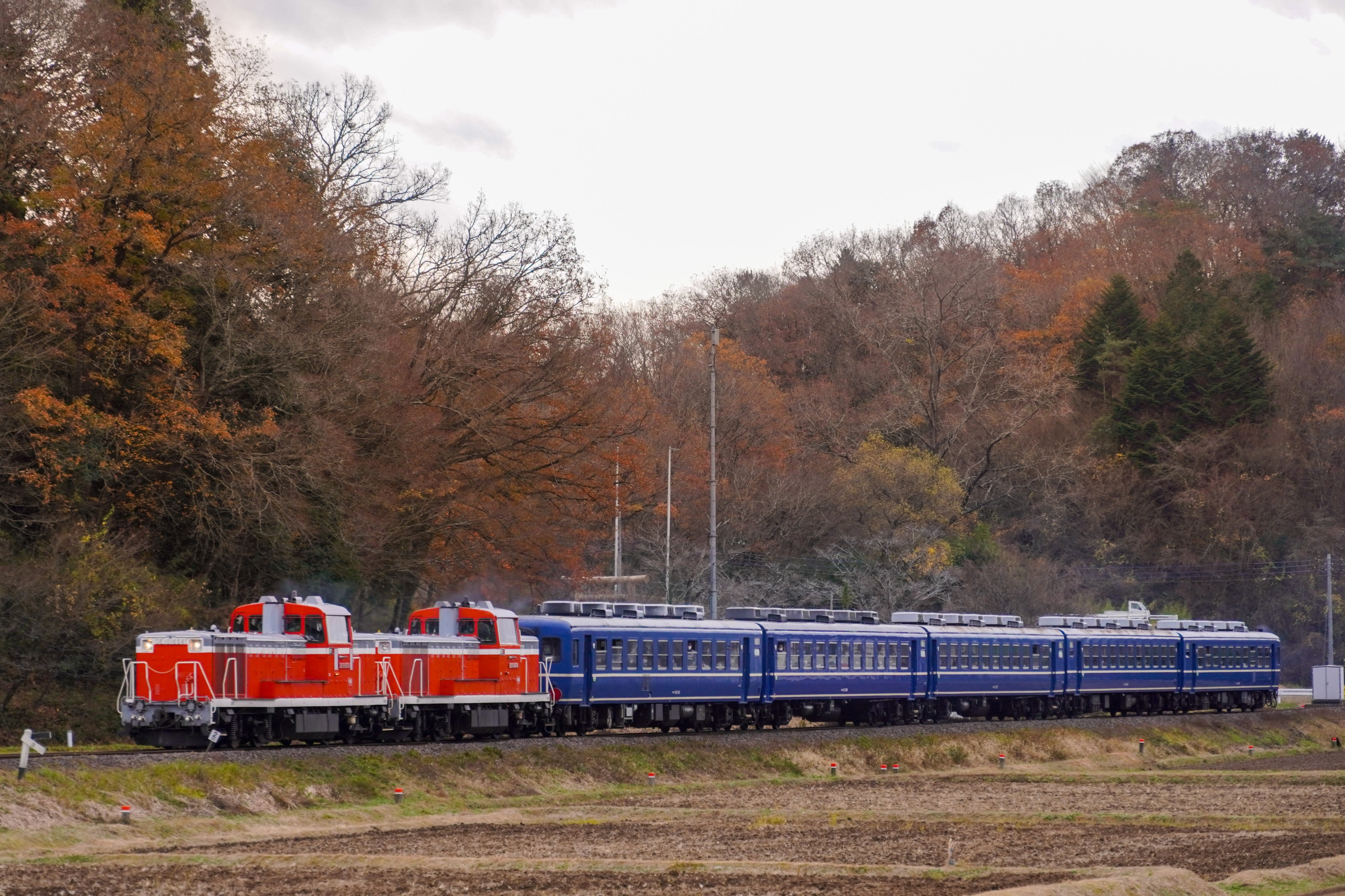 彩奈 Style 2021 on Twitter: "2022年 12月3日 水郡線 各所 9821レ DLすいぐん号 往路 DE10 1654+DE10 1604+ぐんま12系客車 往年の ...