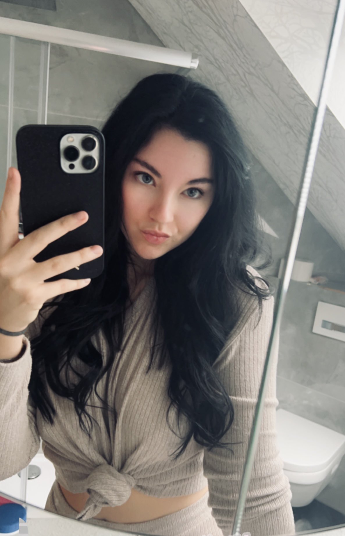 Femdom/Findom Europe on Twitter: "RT @herrin_sophia99: Ich liebe Samstage😌🔥 Den ganzen Tag ...