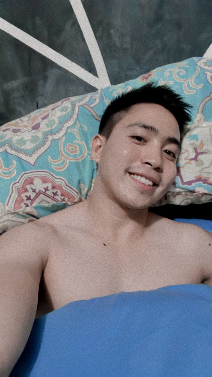Engr. Paolo Miguel 👷🏻‍♂️ on Twitter: "Chillin' on a Saturday night. 🤗"