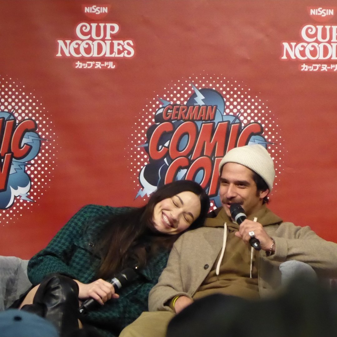 Crystal Reed 2022 Comic Con