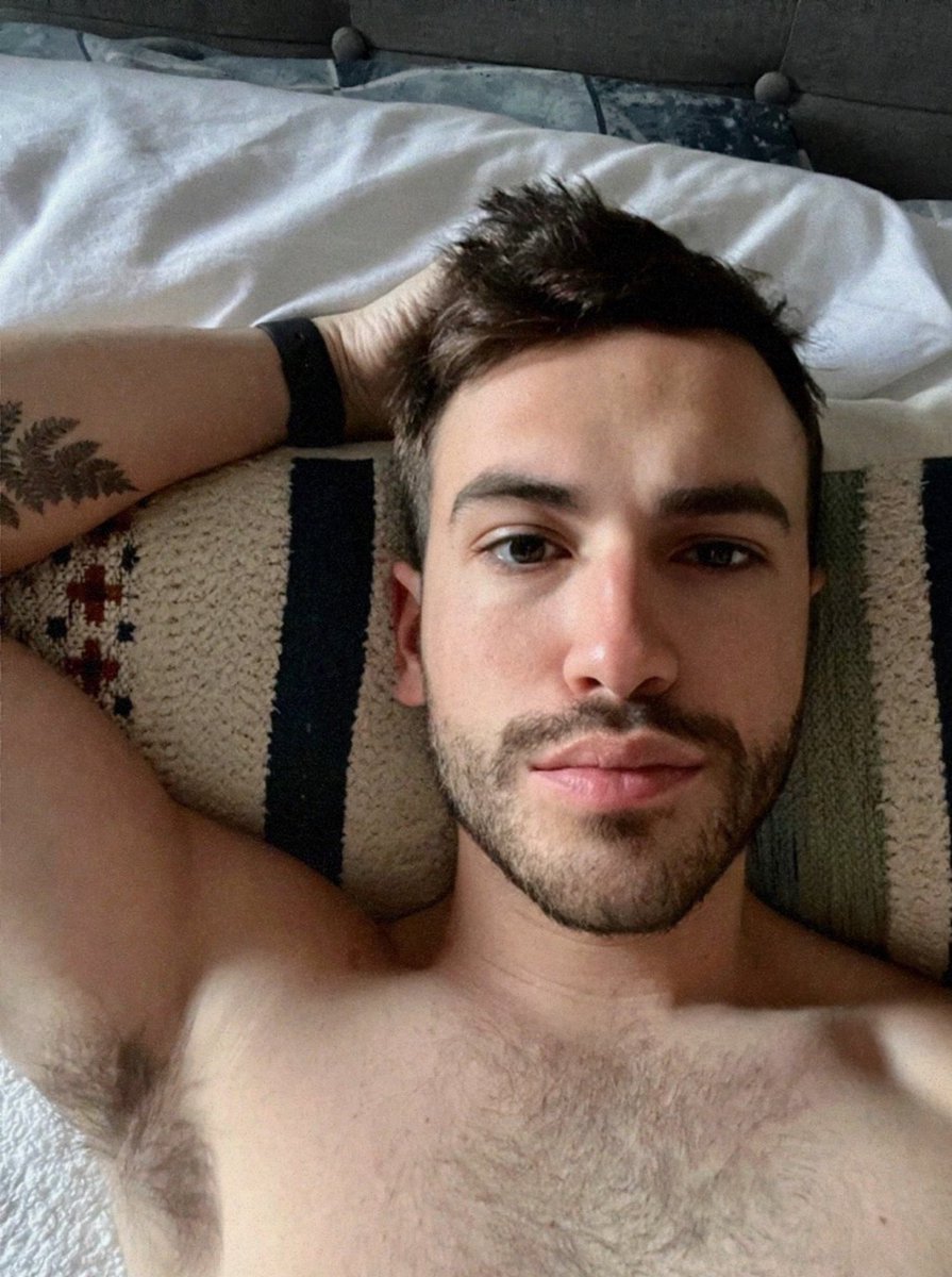 𝗛𝗼𝘁 𝗚𝘂𝘆𝘀 𝗔𝗿𝗺𝗽𝗶𝘁𝘀 38K 𝘕𝘴𝘧𝘸 on Twitter: "RT @itsnotkarsen: lazy saturday"
