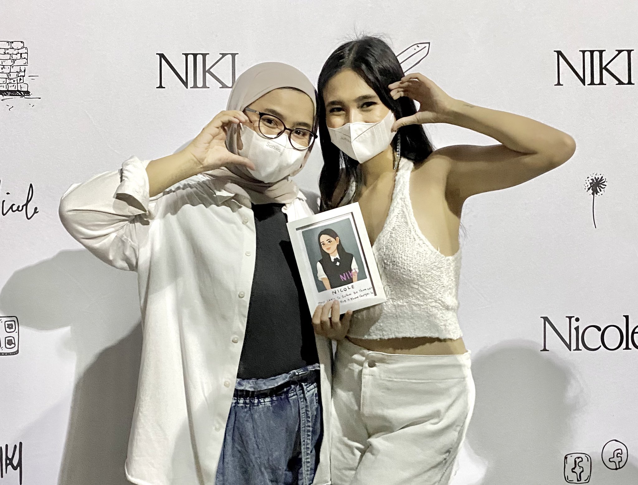 ida 💫 commissions open on Twitter: "uhm hello?!?!??? 😭😭😭💗 💗🥹💗 💫💛😭🥰 @nikizefanya @88rising https ...