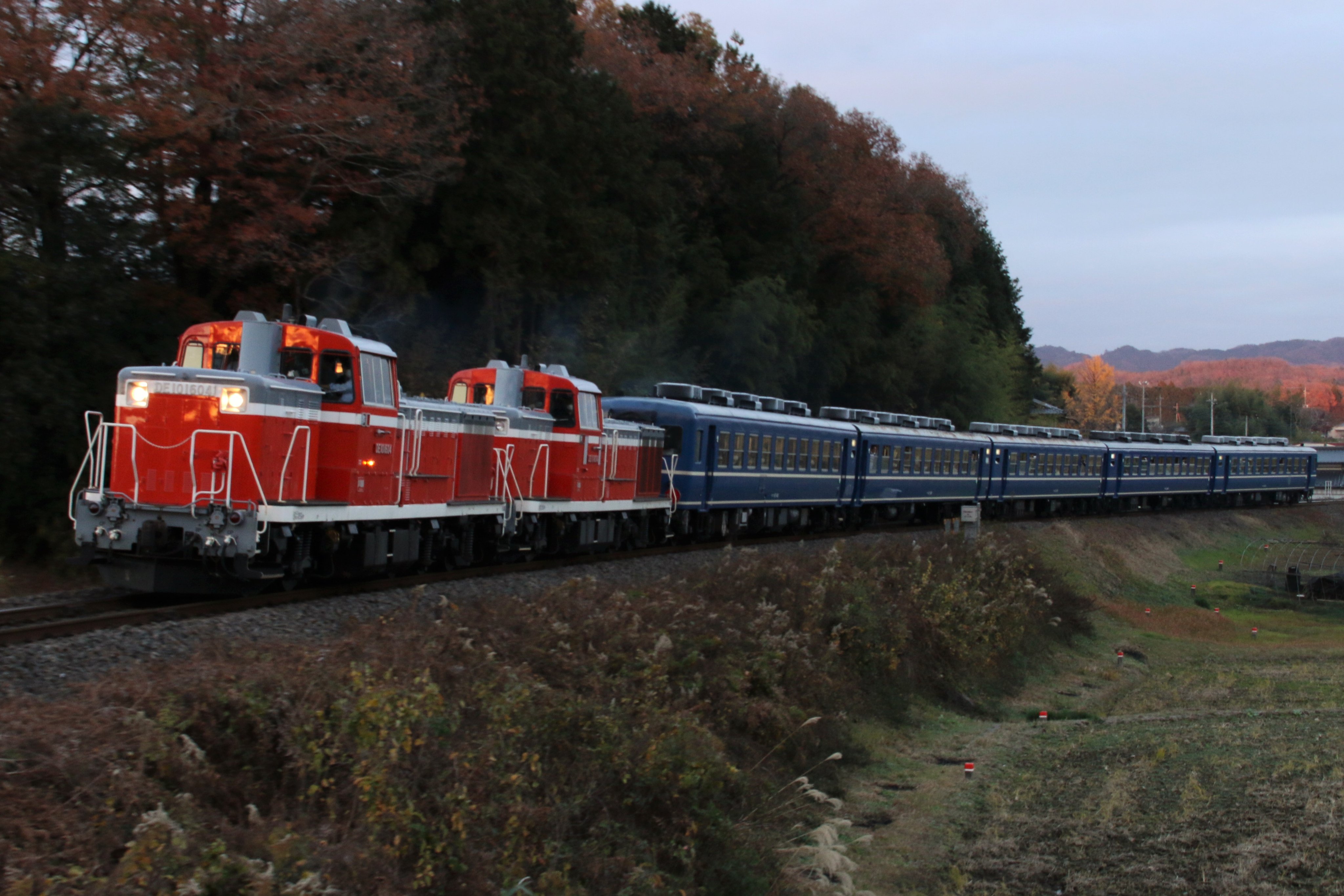 ユコイ on Twitter: "2022/12/03(土) JR水郡線 野上原～玉川村 区間 9822レ 快速「DLすいぐん号」水戸行き DE10-1604 + DE10-1654 + 12 ...