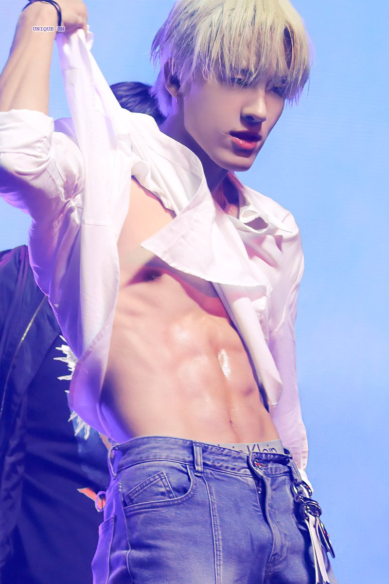 Legendary Kpop Abs ♂️ on Twitter: "1924. Eric / THE BOYZ"