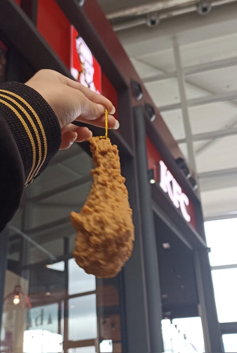KFC on Twitter: "RT @paatriic8: yo ya tengo a Eduardo @KFC_ES"