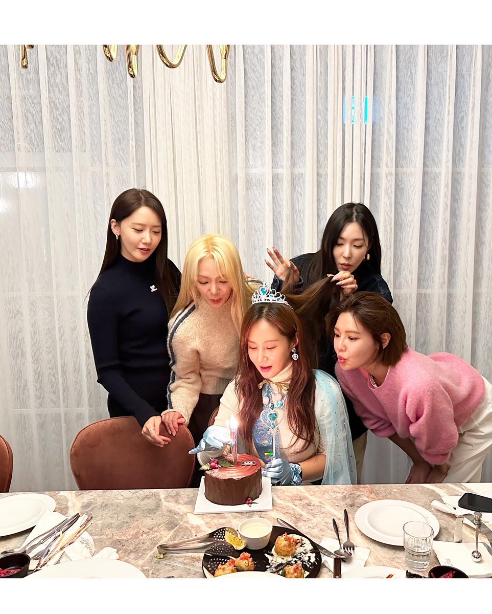 YoonA Indonesia on Twitter: "221205 YoonA dari Instagram Yuri On Yuri's birthday🎉 Happy Birthday ...