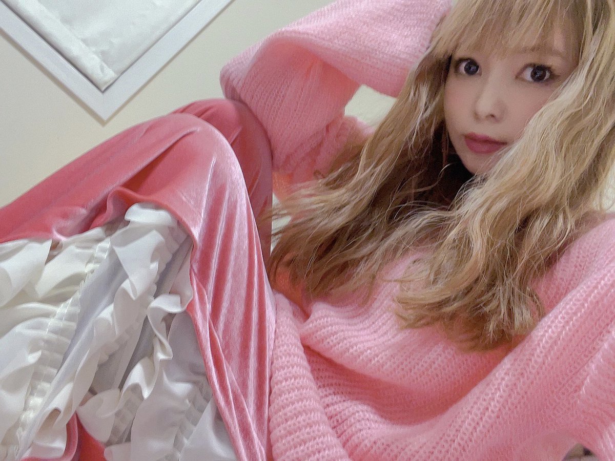 20周年の中川翔子🍒🍉🍫🍇🐈‍⬛🍣 on Twitter: "mmts フリルベロアパンツ https://beams.co.jp/item/mmts/pants/16230001438/…"