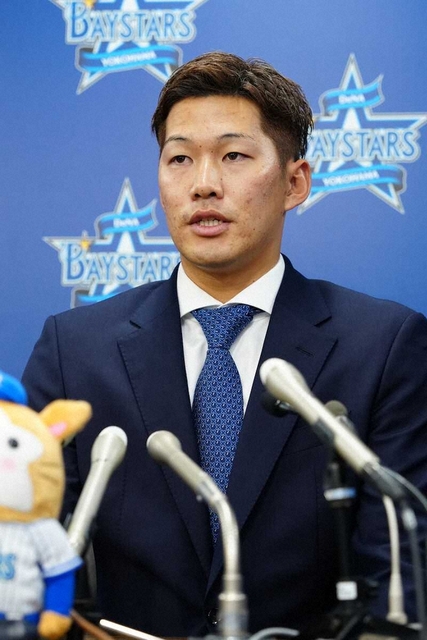 ドラペイ on Twitter: "前中日、DeNA移籍の京田が入団会見 故木下氏の背番号98を継承！ https://t.co/Tg9h0Mx7ek 中日から今オフに砂田毅樹投手との1対1の ...