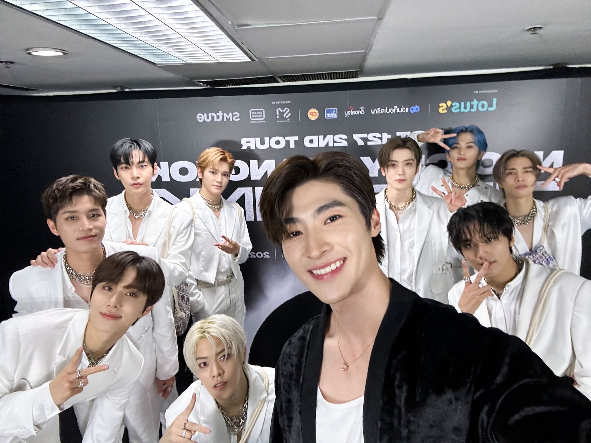 Bluepongtiwat on Twitter: "So much fun 🤘🏻 ขอบคุณพี่ๆ @NCTsmtown_127 และ SM Entertainment นะครับ ...