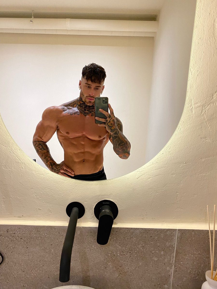 Sixam on Twitter: "RT @SilverbackMen: #Silverback"