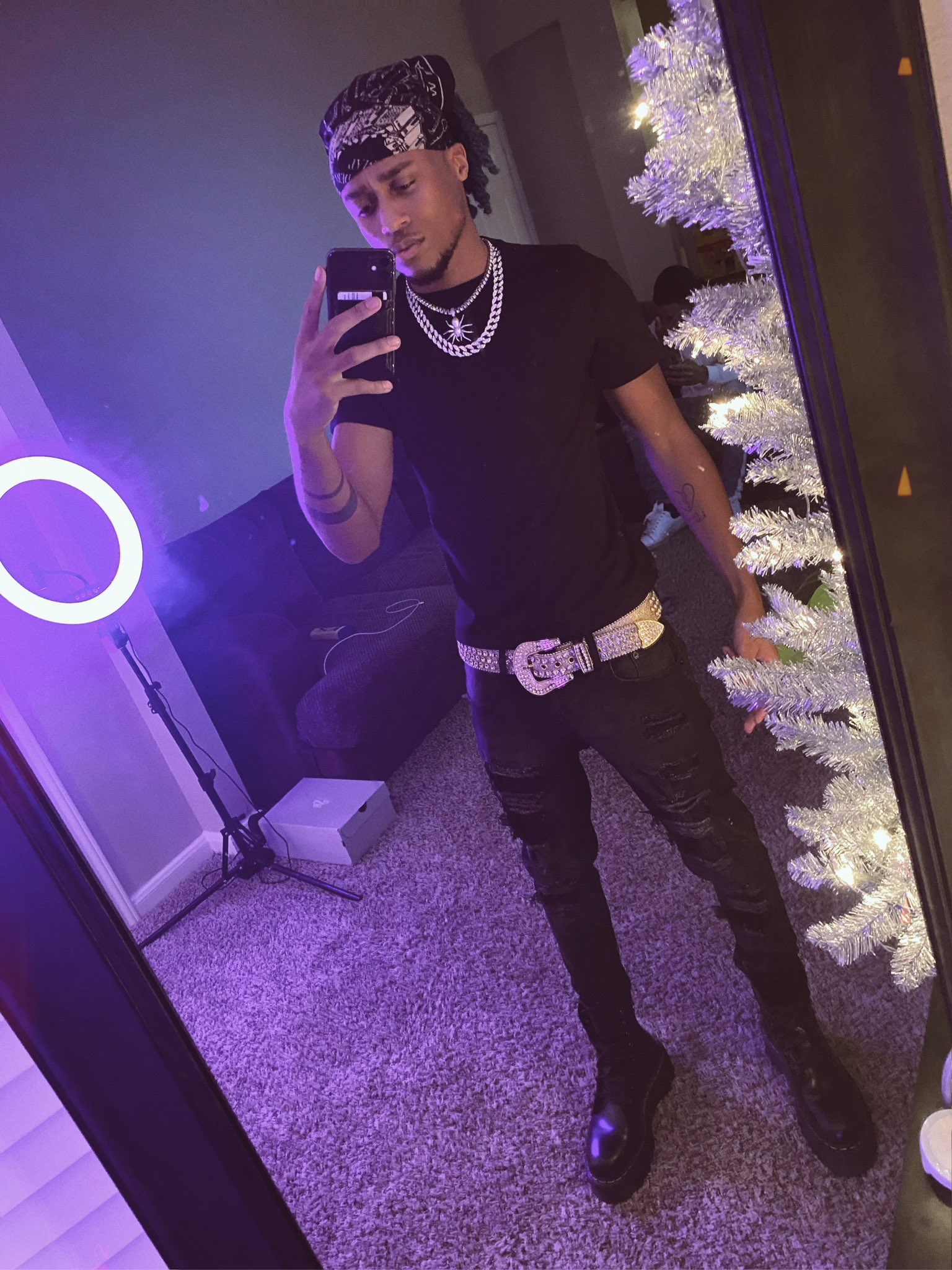 TW Pornstars - 1 pic. Munji. Twitter. 🖤💜. 4:12 PM - 5 Dec 2022