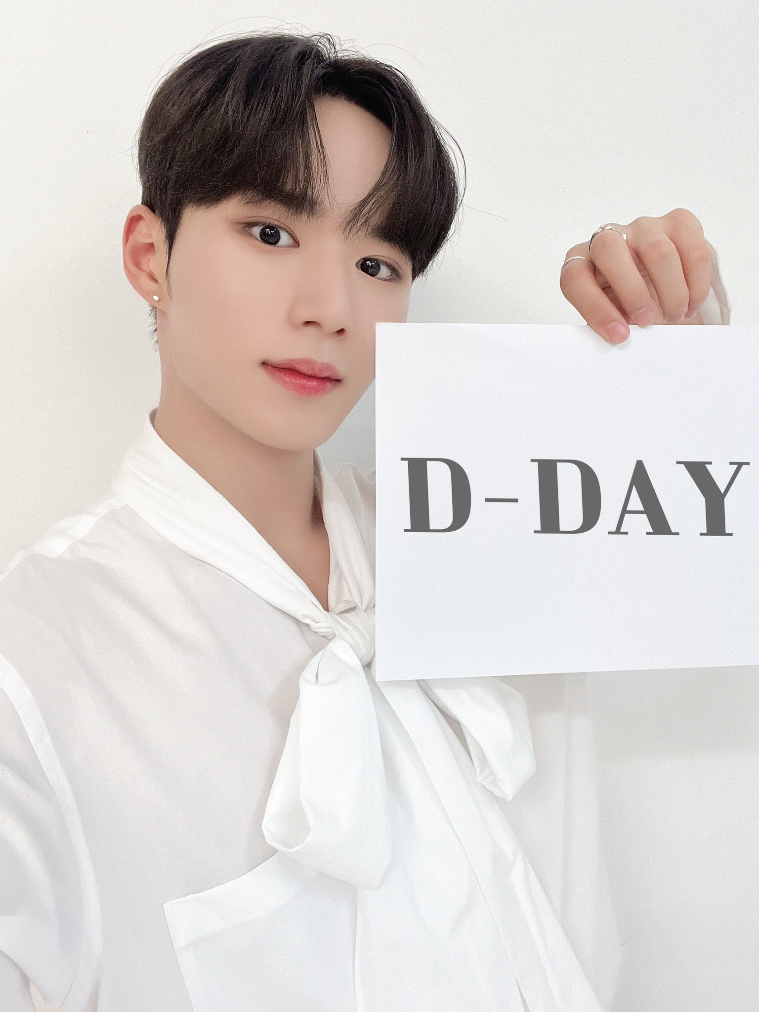 위아이(WEi)_OFFICIAL on Twitter: "위아이(WEi) FAN CONCERT - MERRY RUi DAY D-DAY #위아이 #WEi #김준서 ...