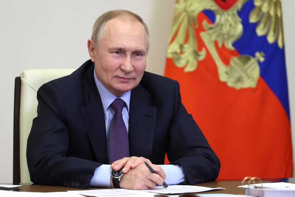 El Universo On Twitter Vladimir Putin Firma Ley Que Prohíbe