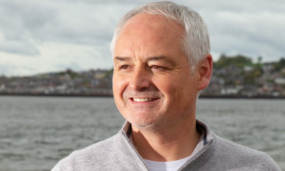 Raymond Hutt's Instagram, Twitter & Facebook on IDCrawl