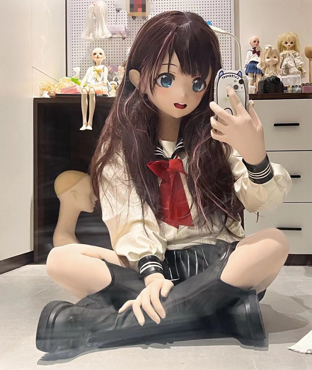 枸杞乌鸡汤 on Twitter: "乳胶jk的爱酱，好冷啊🤧 #kigurumi #KizunaAI #着ぐるみ"