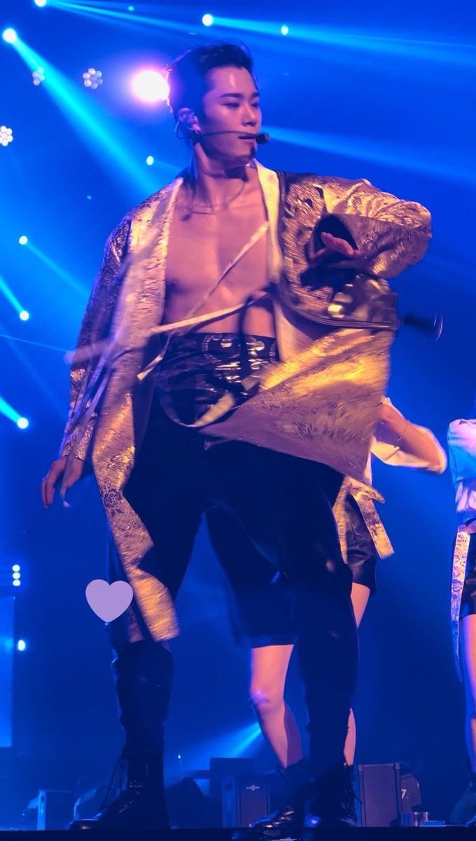 🦇 On Twitter Tits King