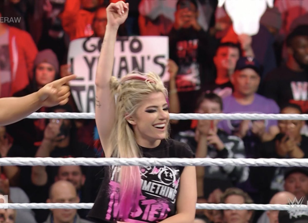 ππ«ππππ§ On Twitter Alexa Bliss Wins ππΌππΌ Alexabliss Wwe Wweraw