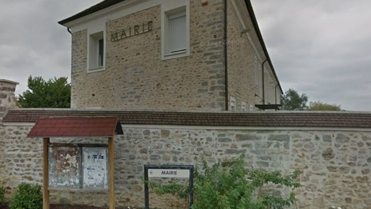 Revue De Presse On Twitter Rt Leparisien La Mairie De Chevannes
